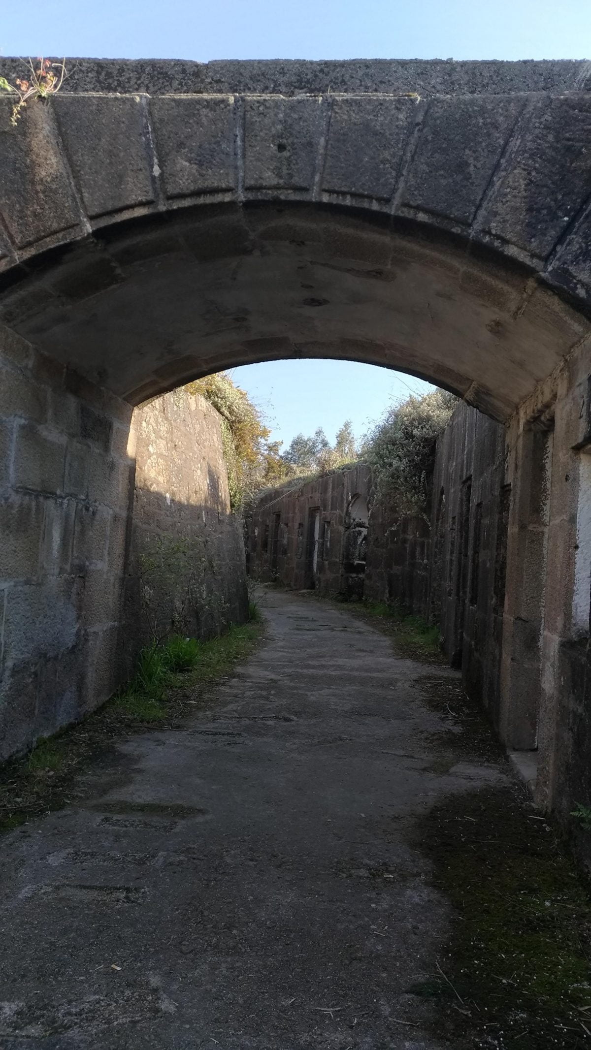 El mirador de A Bailadora y las baterías de Montefaro en Ares, en la ...